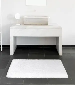 GRACCIOZA Egoist Cloud Bath Mat - White