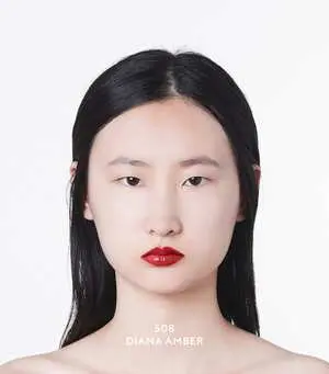 Gucci S Rouge De Beauté Brillant Glow & Care Lip Colour
