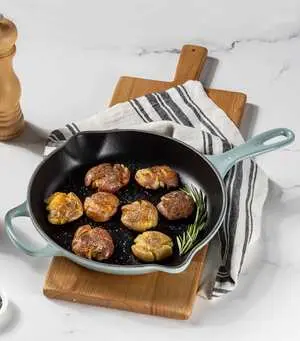LE CREUSET Cast Iron Skillet - Blue