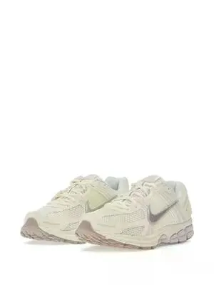 Nike Zoom Vomero Metallic Sneakers - Neutrals