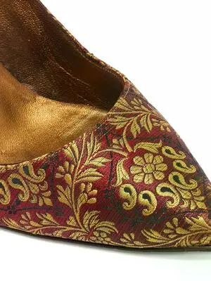 Manolo Blahnik Bb Brocade Pointed-toe Pumps