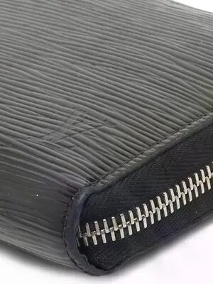 LOUIS VUITTON 2010 Zippy Leather Wallet - Black
