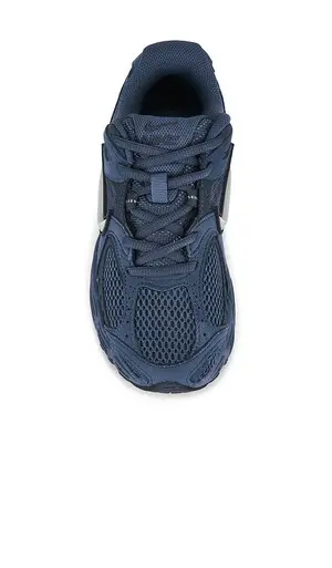 Nike V5 Runner Sneaker