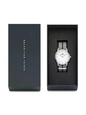 DANIEL WELLINGTON 36mm Strap Watch