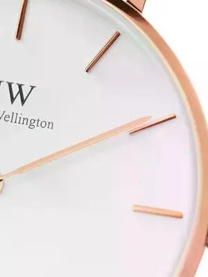 DANIEL WELLINGTON 28mm Watch