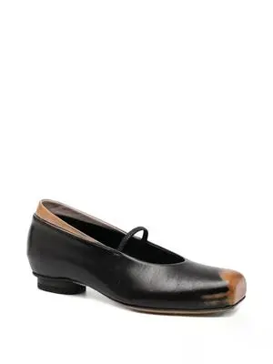 DOYS Square-toe Leather Pumps