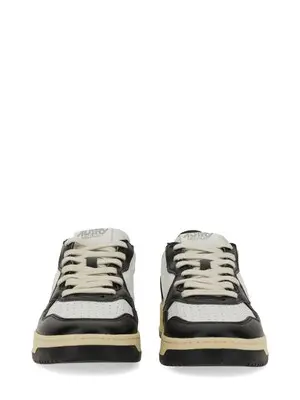 AUTRY Medalist Low Top Sneakers - Black