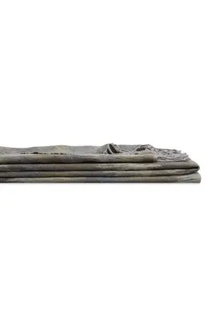 TOGAS Mesed Throw
