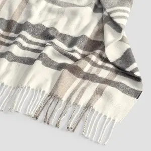 TOGAS Ruiz Throw