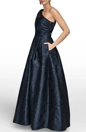 Donna Karan New York Metallic One-shoulder Gown