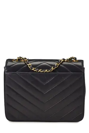 Chanel Lambskin Chevron Envelope Flap Bag - Navy