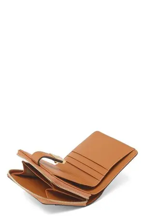 Mcm Aren Brass Plate Wallet In Visetos - Cognac