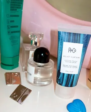 R+Co Velvet Curtain Texture Balm