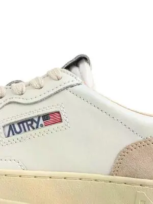 AUTRY Medalist Low Lace-up Sneakers