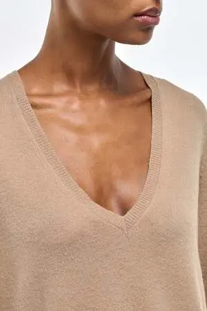 Gabriela Hearst Vesper Brushed Cashmere V-neck Sweater - Camel