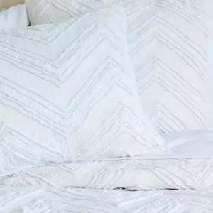 ELISABETH YORK Candlewick Dove Quilt