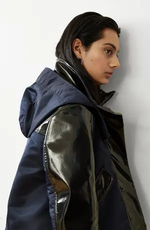 Caalo Water-resistant Cropped Raincoat