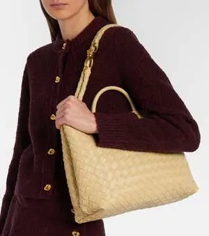 Bottega Veneta Andiamo Medium Leather Tote Bag - Beige