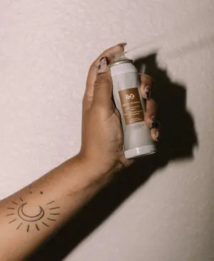 R+Co Bright Shadows Root Touch Up Spray - Black