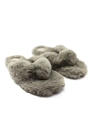 Women's faux fur slippers