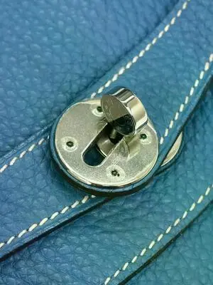Hermès 2013 Lindy 34 Shoulder Bag - Blue