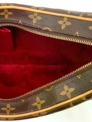 LOUIS VUITTON 2002 Monogram Croissant Mm