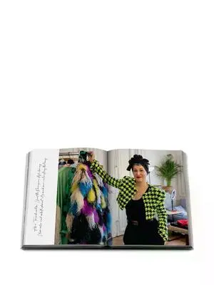 Assouline Emily In Paris: The Fashion Guide Book - Black