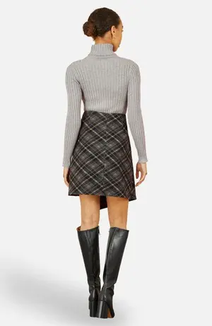 YUMI Checked Wrap Skirt With Buckle Fastening - Black