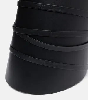 DEHANCHE Déhanche Undone Leather Belt - Black