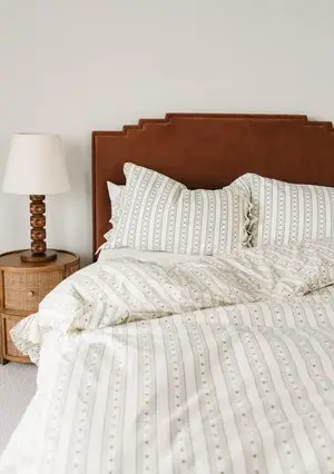 TBCO Cotton Striped Ruffle Bedding Set