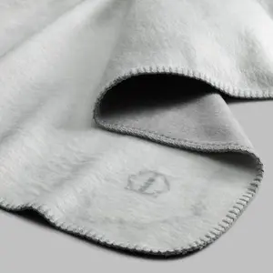 TOGAS Snowy Throw
