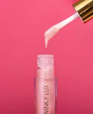 WINKY LUX Barely There Lip Oil - Birthday Cake