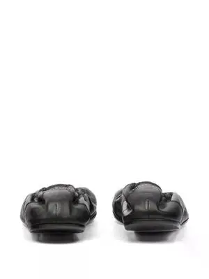 MAISON MARGIELA Gathered Ballet Flats With Charm - Black