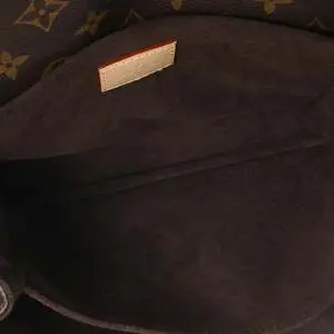 LOUIS VUITTON Monogram Pochette Metis