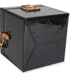 LOUIS VUITTON Monogram Vernis Bleecker Box - Black