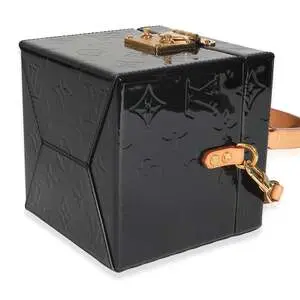 LOUIS VUITTON Monogram Vernis Bleecker Box - Black