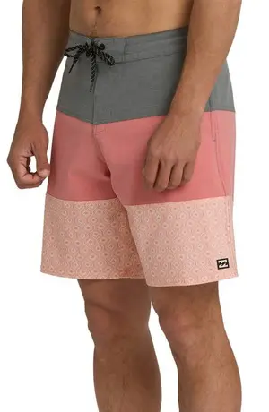 BILLABONG Tribong Lt Board Shorts - Ash Rose
