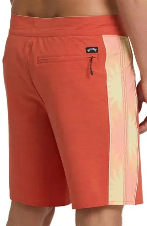 BILLABONG Dbah Pro Board Shorts - Barn Red