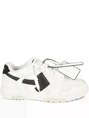 Off-White Arrow Appliqué Low Top Sneakers - White