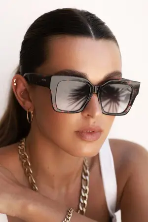 FREYRS EYEWEAR Oversized Square Sunglasses - Tortoise