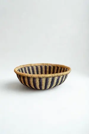 MBARE Handwoven Large Large Tray Basket - Natural & Black