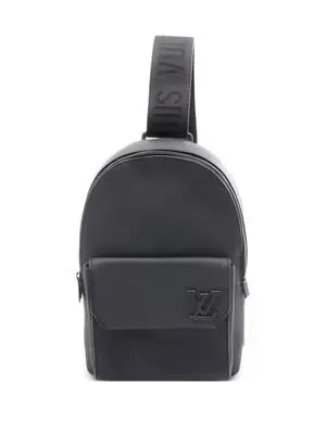 LOUIS VUITTON 2021 Leather Sling Bag - Black