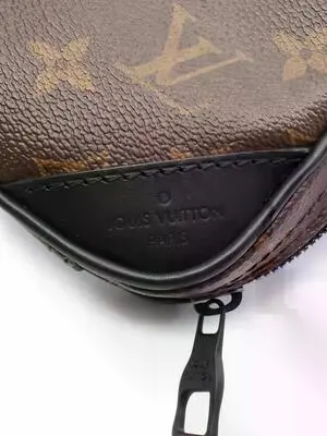 LOUIS VUITTON 2018 Utility Shoulder Bag