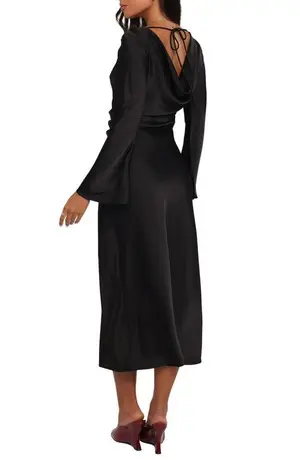 PETAL & PUP Kalyssa Long Sleeve Cocktail Dress
