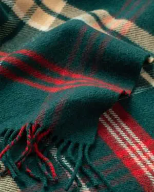 Johnstons Of Elgin Limited Edition Christmas Blanket - Green