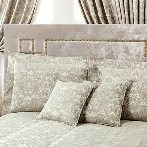 TOGAS Viardo Decorative Pillow