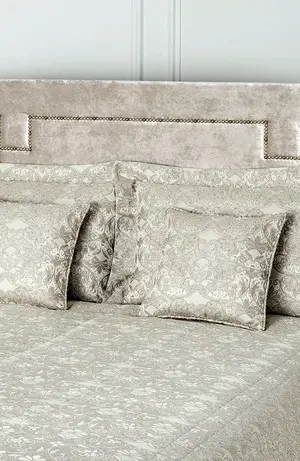 TOGAS Viardo Decorative Pillow