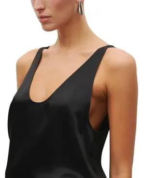 HEIRESS BEVERLY HILLS The Scoop Neck Top