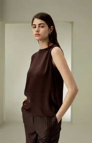 Lilysilk Sleeveless 32mm Silk Top - Dark-brown