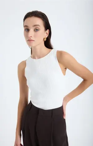 MONLICIA Nila Ribbed Sleeveless Knit Top